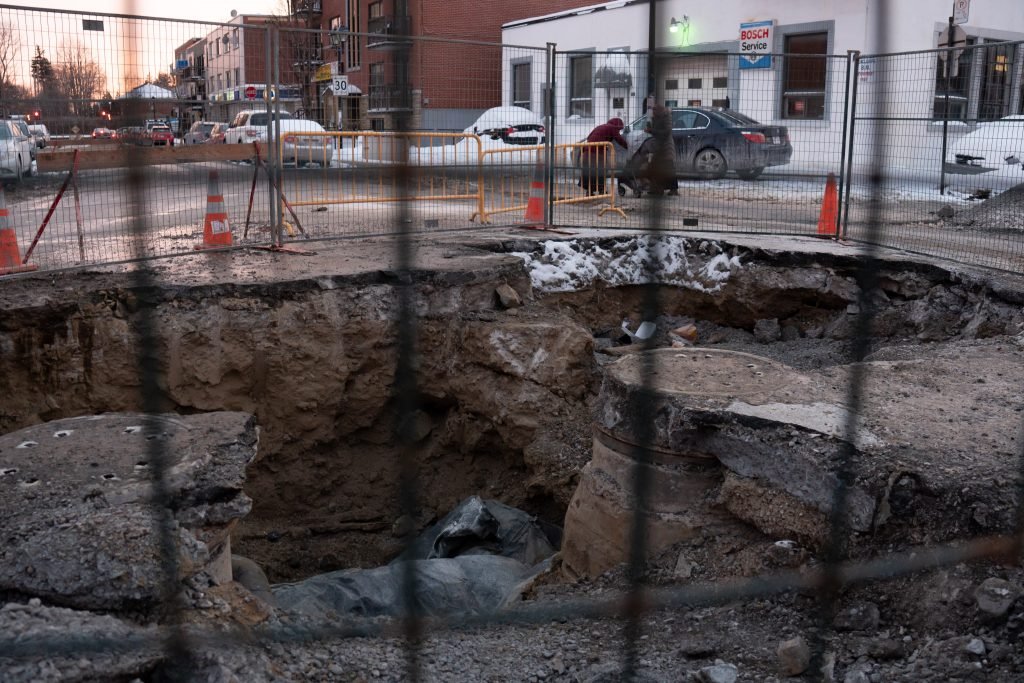 Burst pipe causes difficulties on Liège | Parc-Extension News